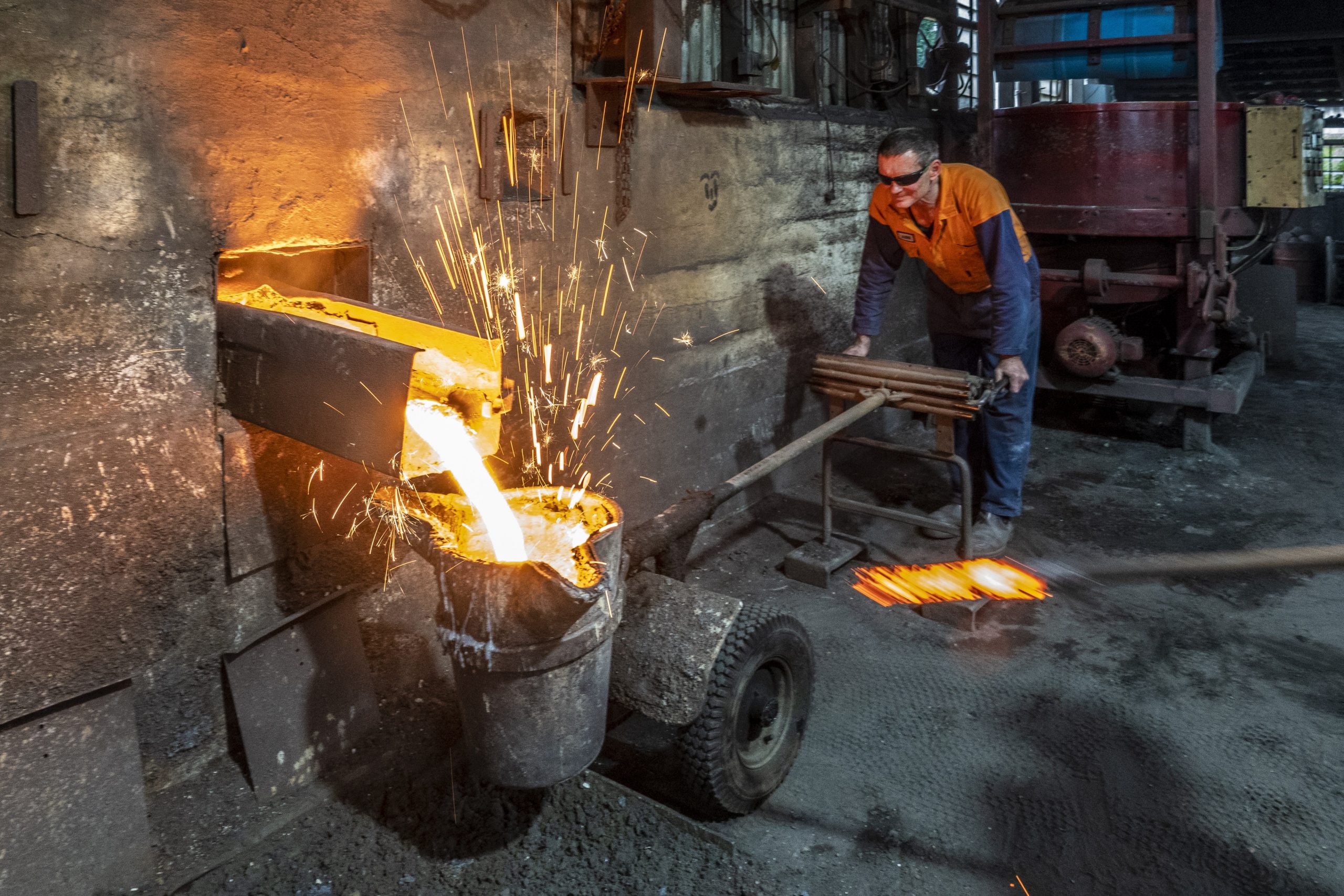 Foundry pours last cast - Timaru Courier